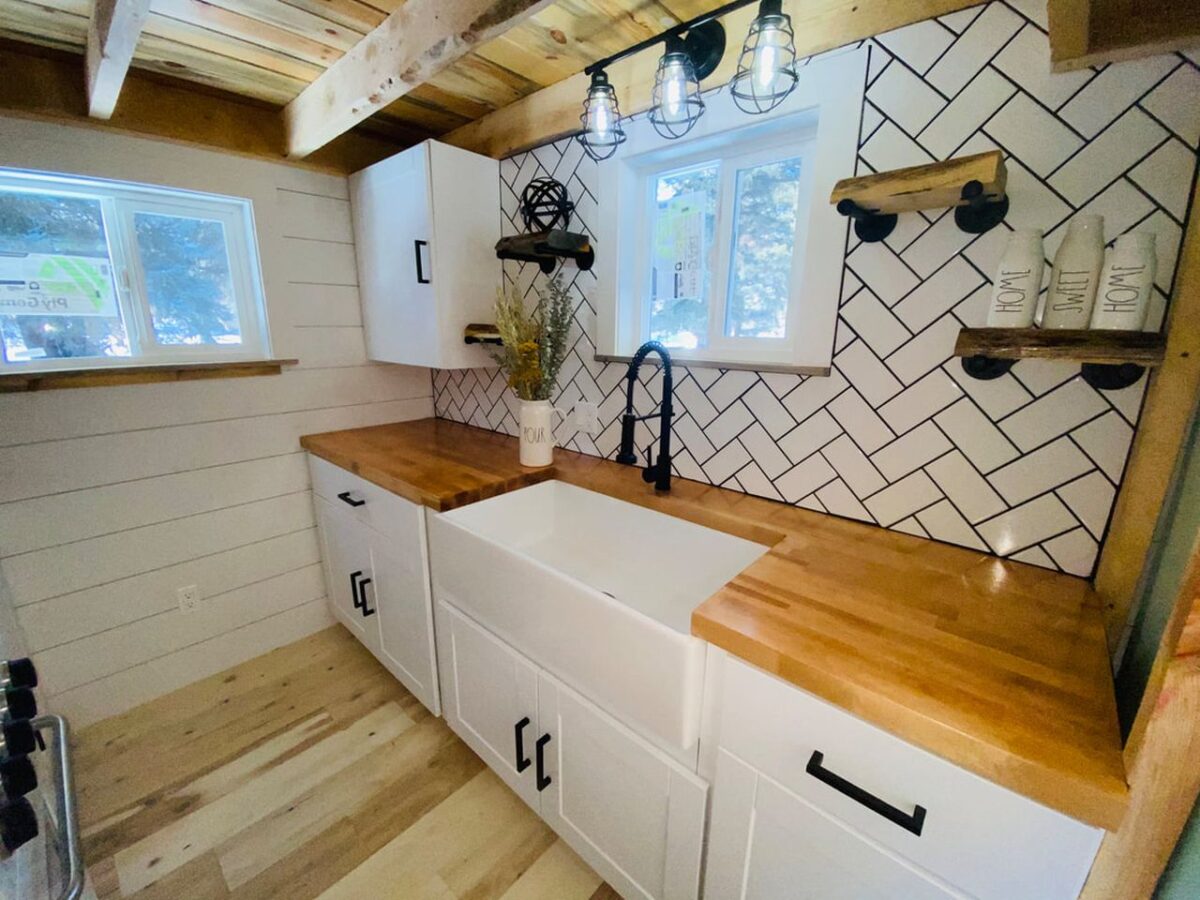 Bella Tiny House Doesn't Skimp on Comfort in 28 ft. Configuration