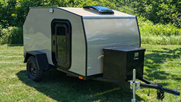 Simplicity Meets Comfort in Coachworks' Traveler Camping Trailer