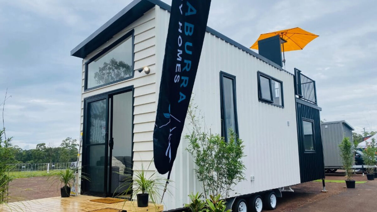 Quantum SE Tiny House has Rooftop Lounge for Cozy Gatherings