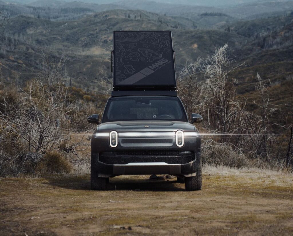 Mars Aeroblade is World’s Slimmest Hardshell Rooftop Tent for EVs
