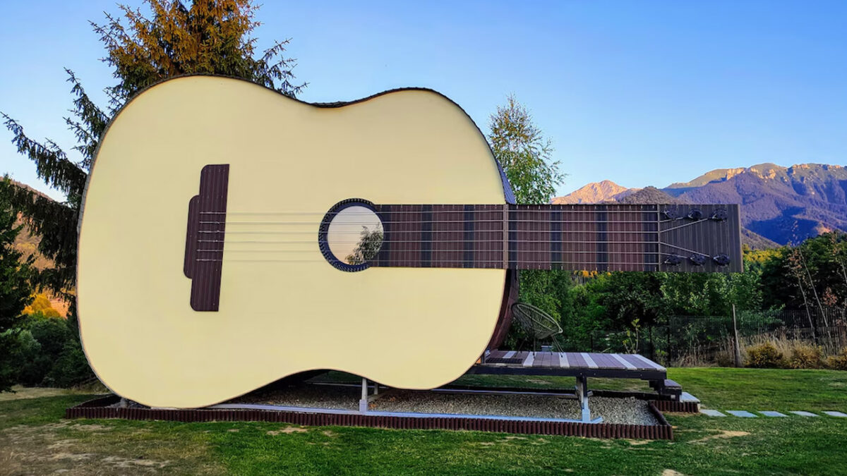 Symphony Guitar House is Quaint Airbnb Retreat in Romania