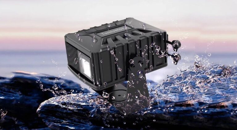 Twelvetooo 3.0 Smart Projector Brings Magic of Fireflies to Garden