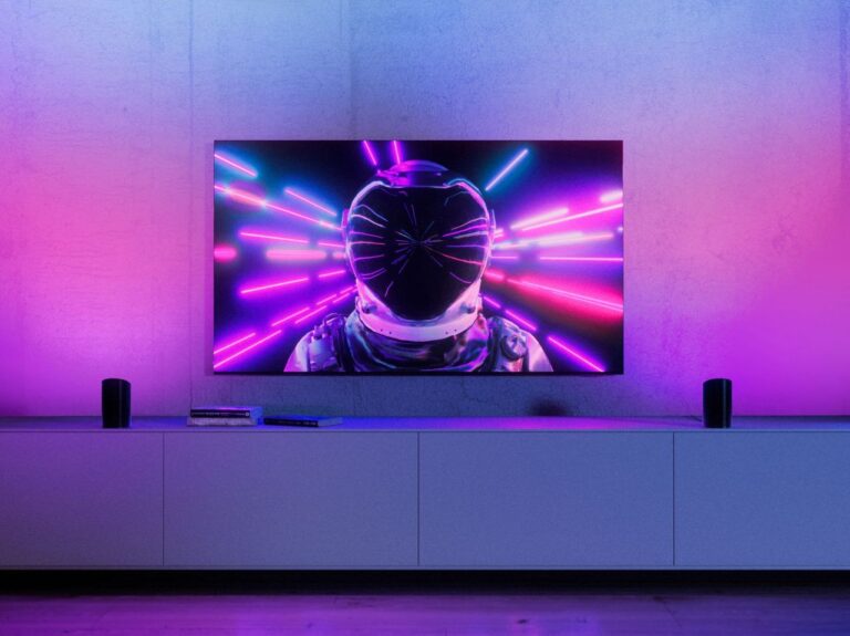 Philips Hue Play Wall Washer is Both TV Backlight and Mood Light