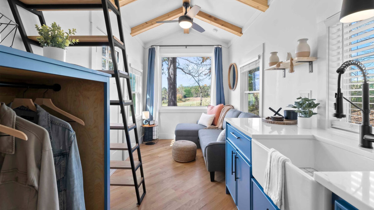 Dreamy Tiny House Hypnotizes With Its Coastal Design Glamour