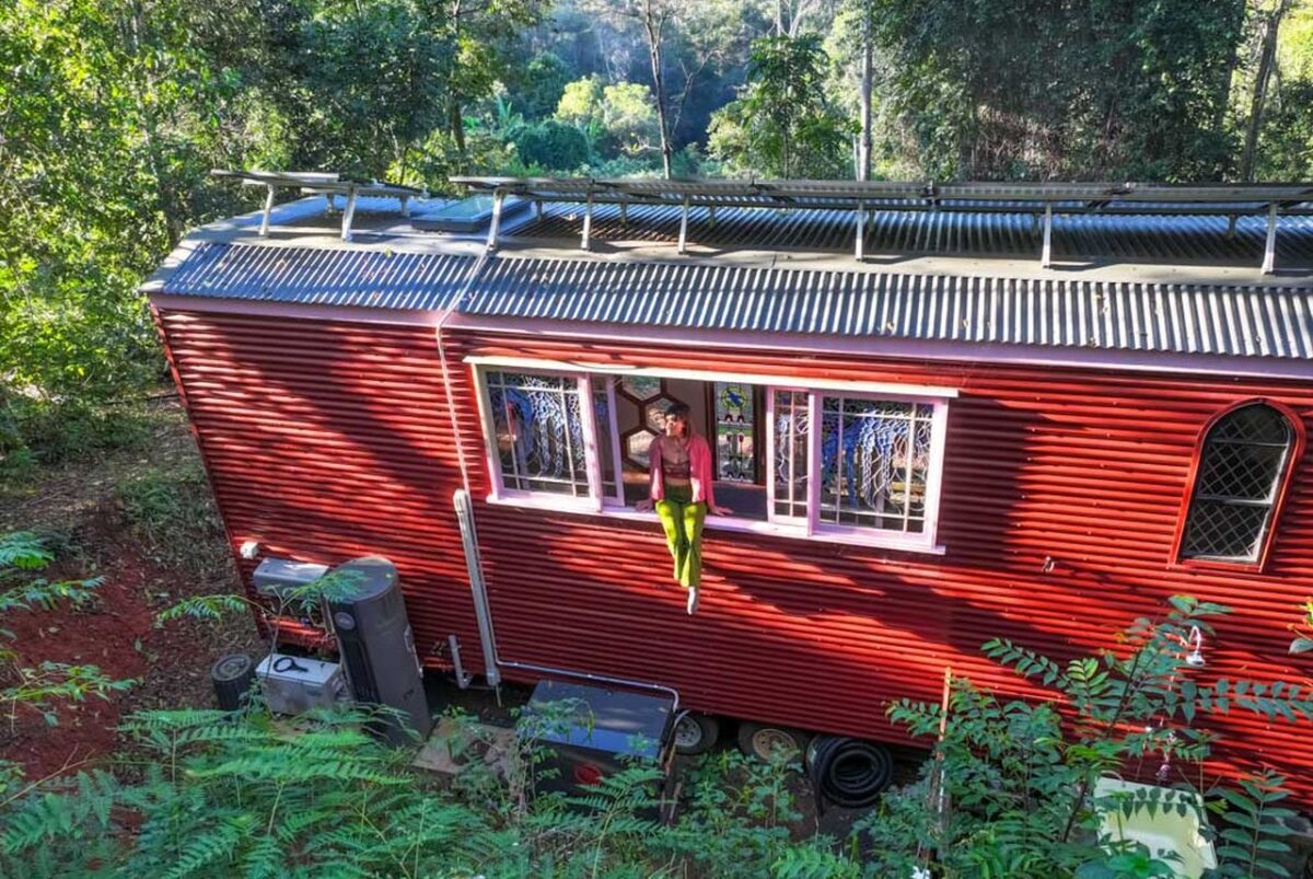 Aussie Beekeeper Builds Beehive-Inspired Off-Grid Tiny House