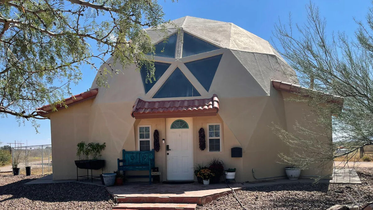 Desert Dome in New Mexico is Ultimate Escape From City Life