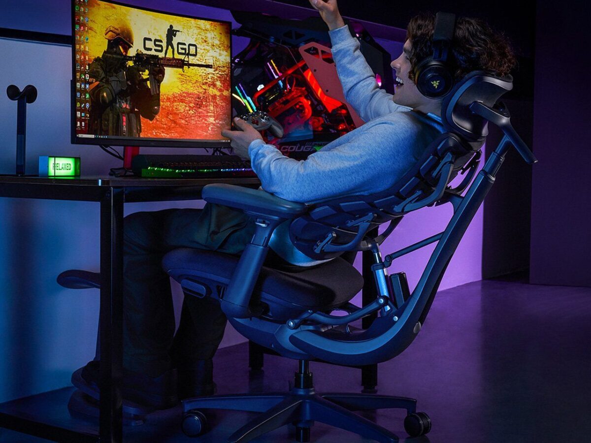 LiberNovo Omni Office Chair Features Motorised Backrest