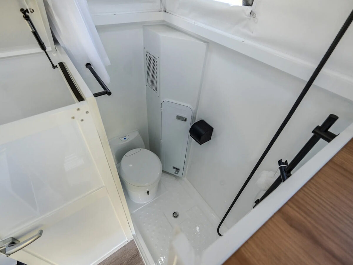 Iconn E4 XK Off-Grid Ready Trailer is Built for True Independence