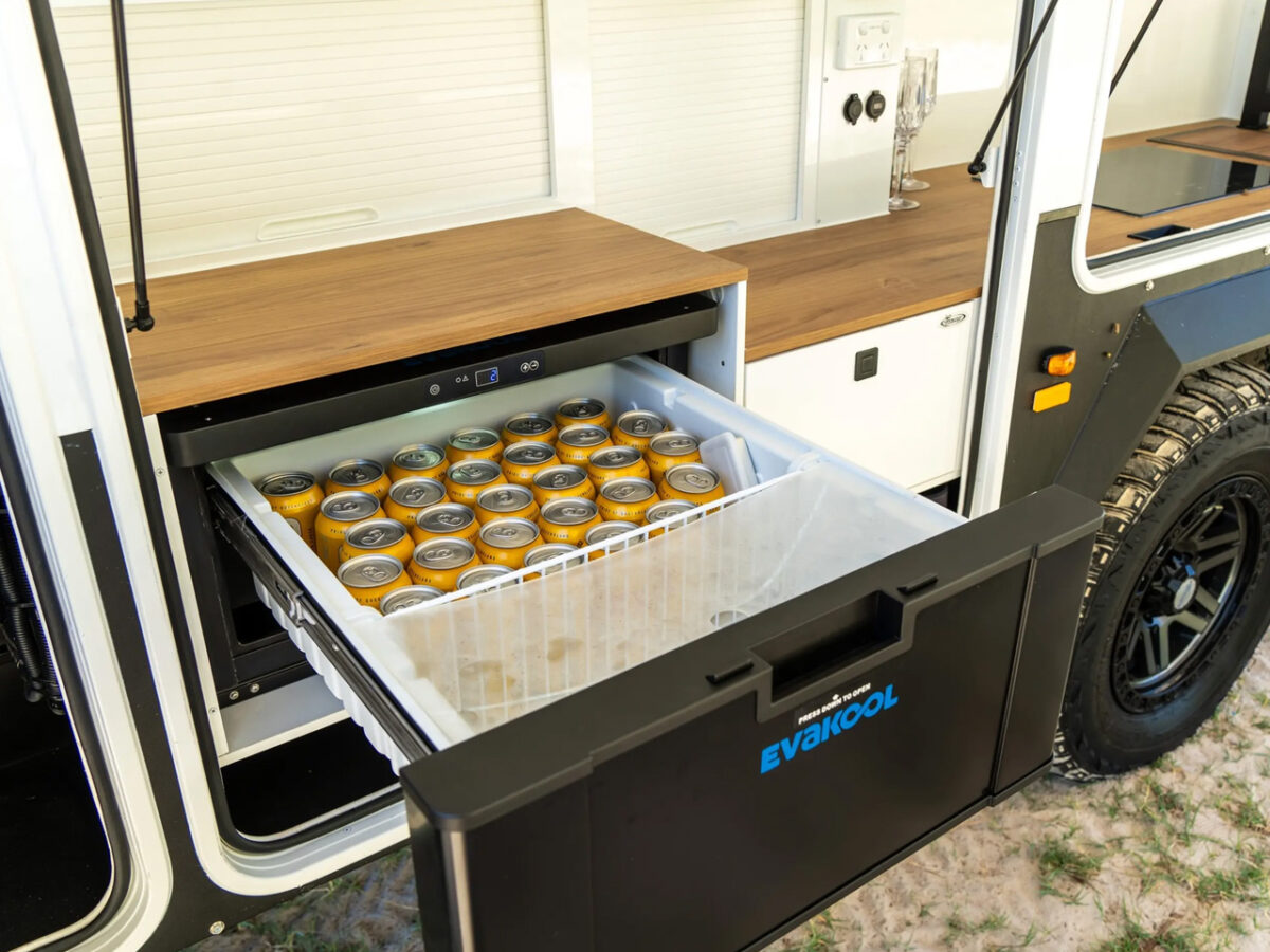 Iconn E4 XK Off-Grid Ready Trailer is Built for True Independence