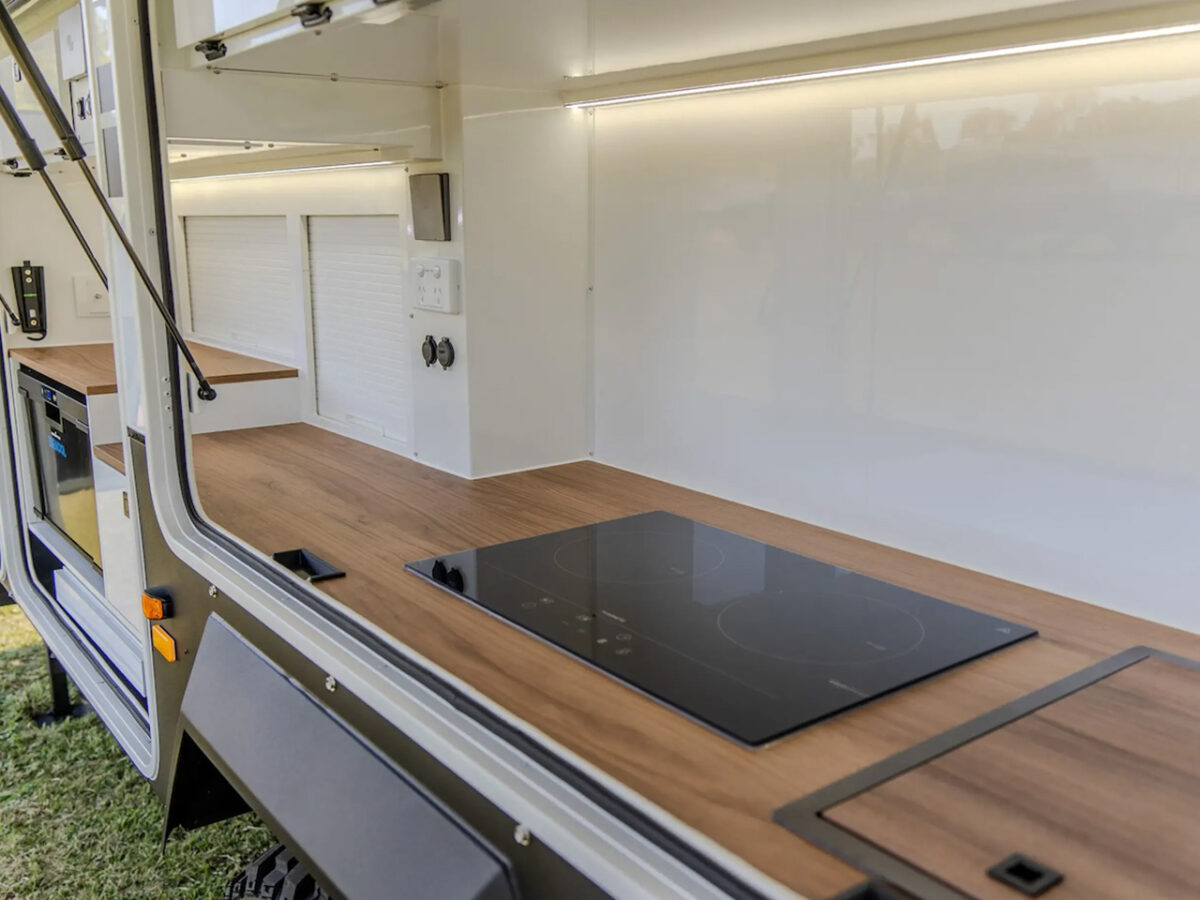Iconn E4 XK Off-Grid Ready Trailer is Built for True Independence