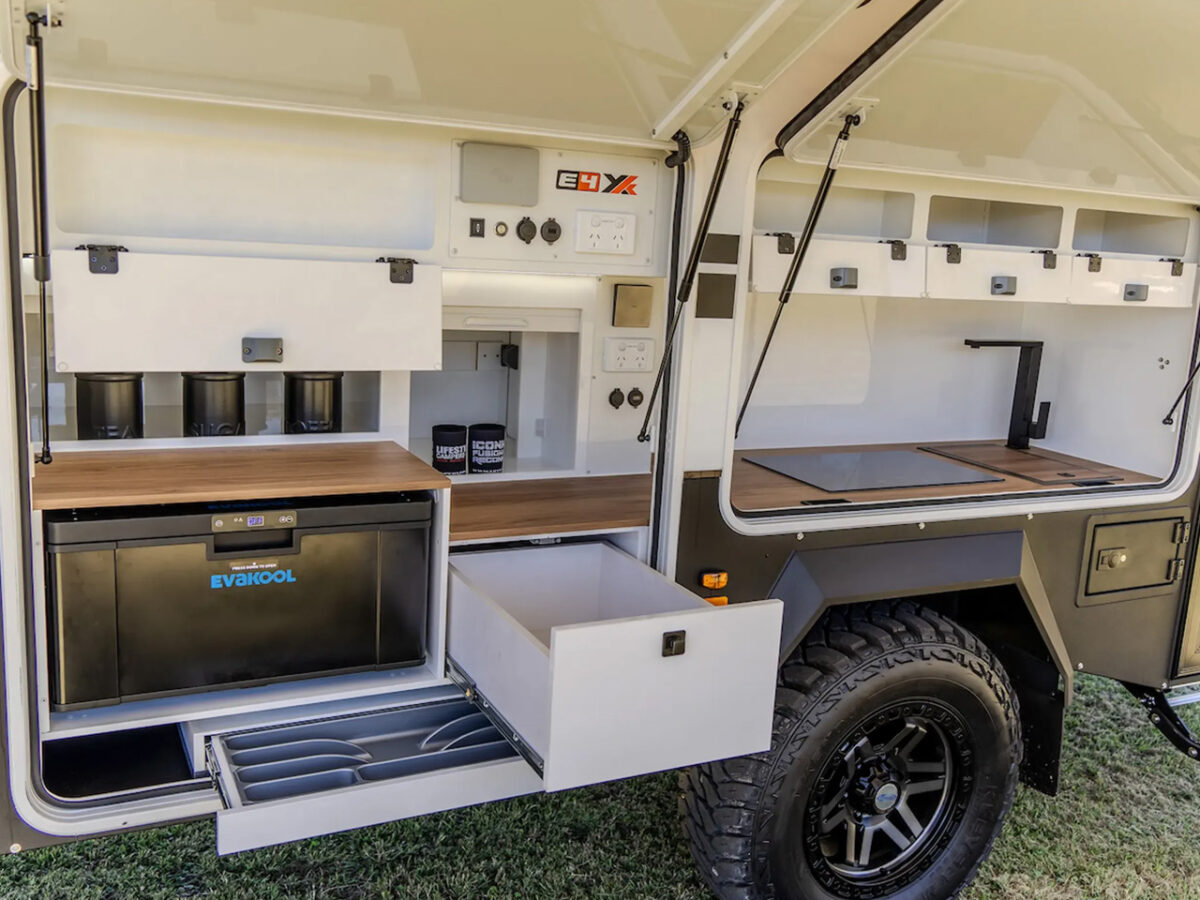 Iconn E4 XK Off-Grid Ready Trailer is Built for True Independence