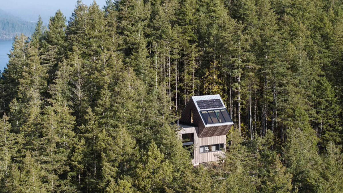 The Nest Prefab Home in British Columbia Boasts Glazed Roof