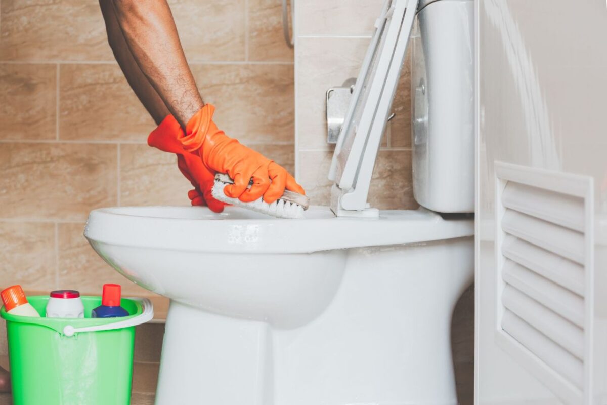 How to Clean Toilet Stains: A Comprehensive Guide