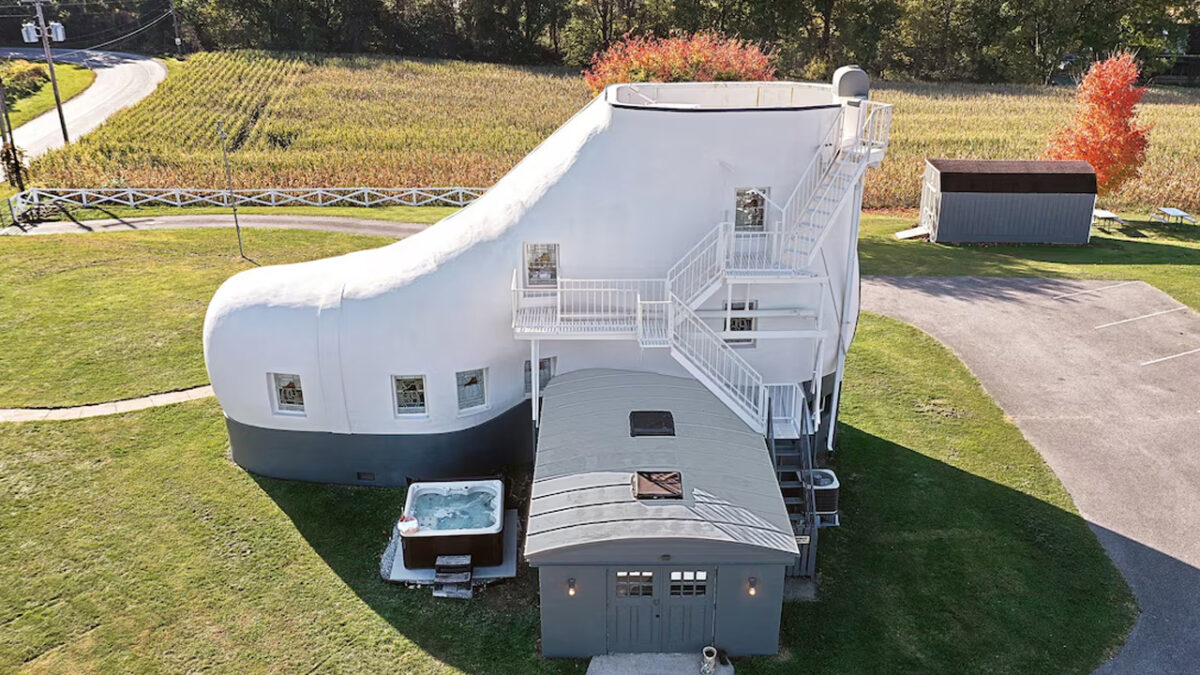Haines Shoe House in Pennsylvania is Now an Airbnb Rental