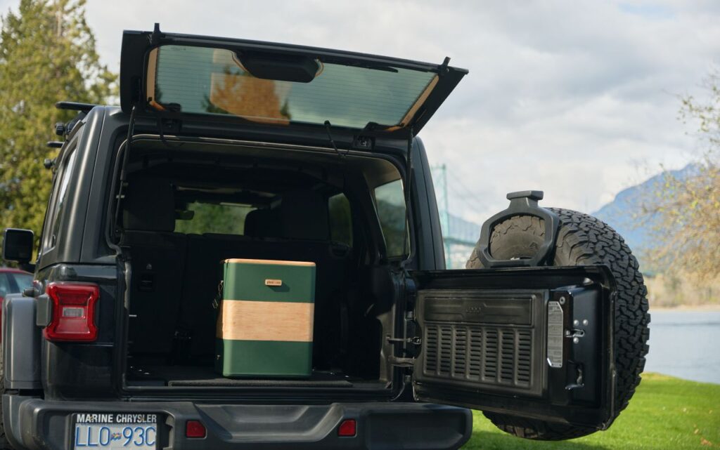 Nomad Box is All-in-one Picnic Basket, Backpack and Cooler
