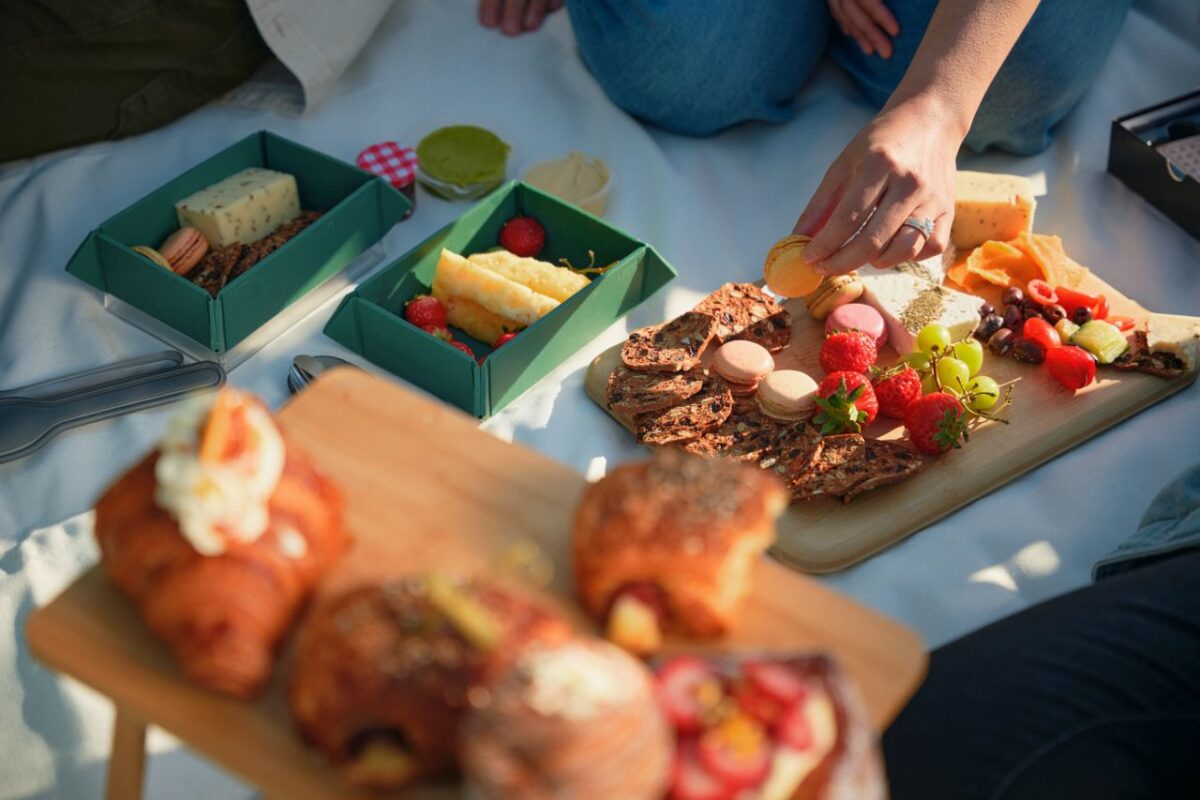 Nomad Box is All-in-one Picnic Basket, Backpack and Cooler