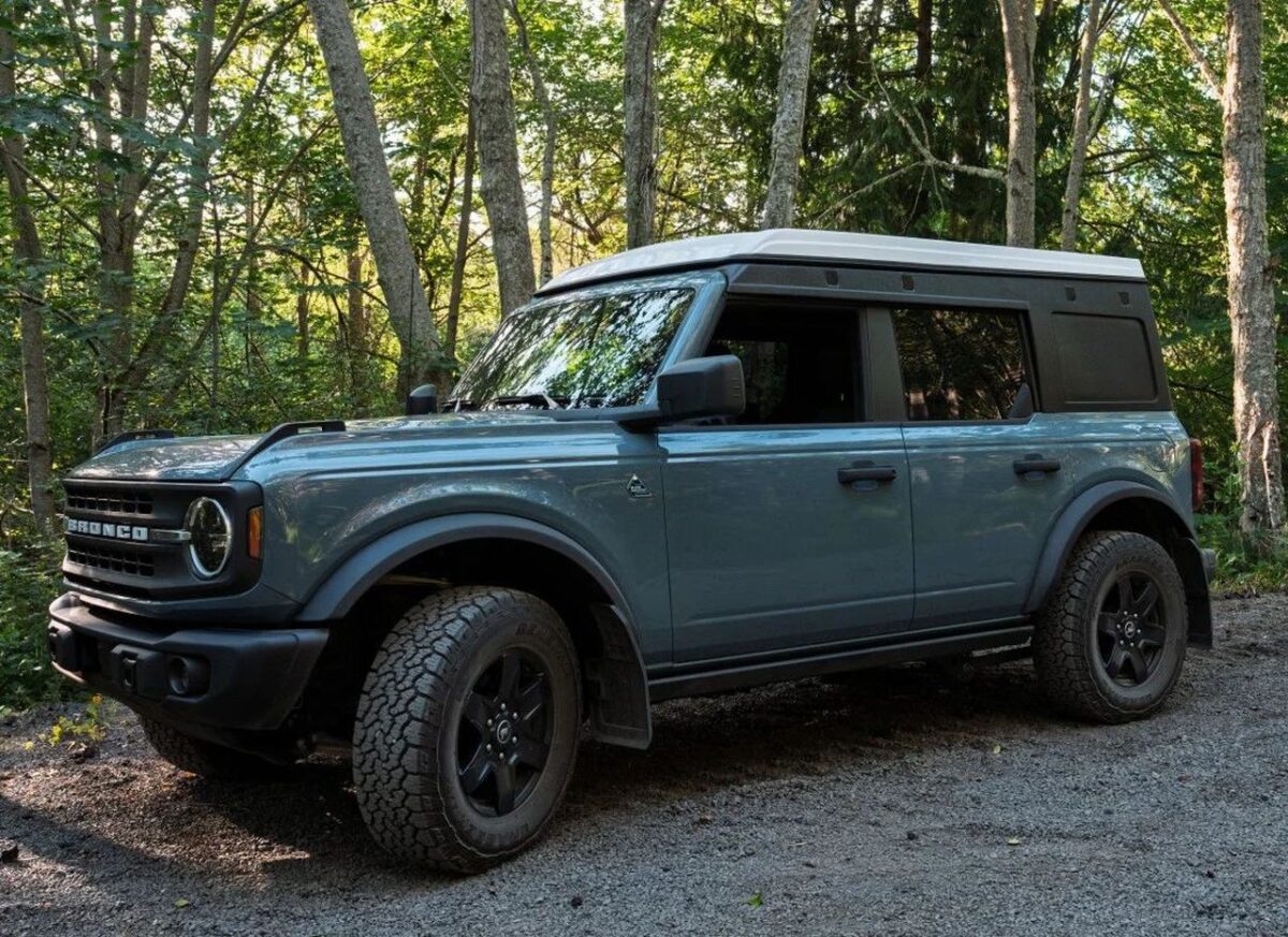 Ursa Minor Builds Pop-Up Camper Conversion for Ford Bronco