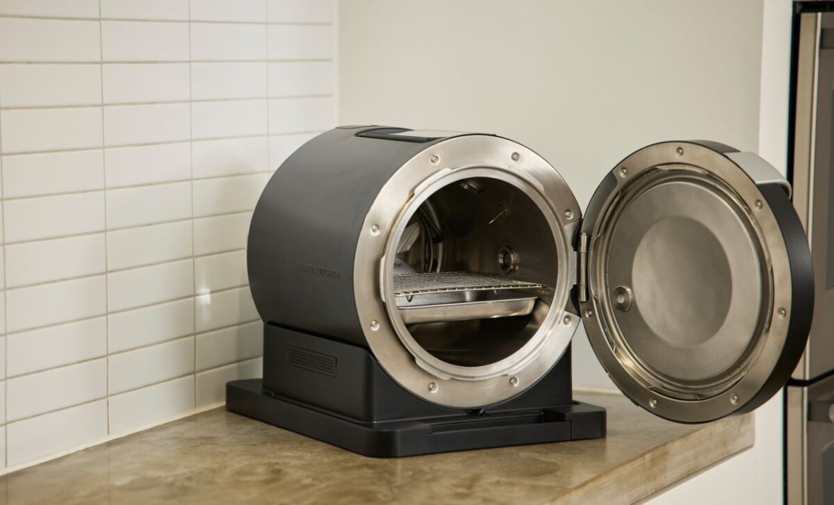Agari Smart Cooker Promises Food That’s Never Dry or Burned