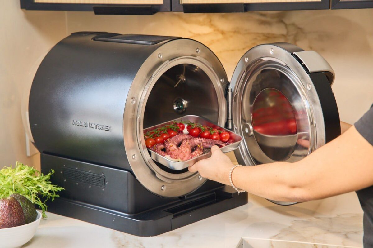Agari Smart Cooker Promises Food That’s Never Dry or Burned