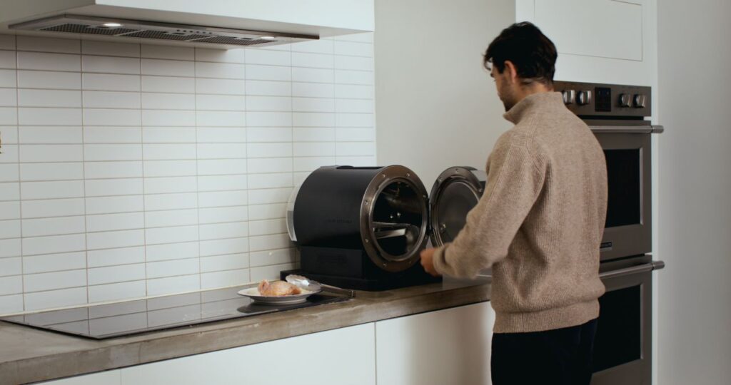 Agari Smart Cooker Promises Food That’s Never Dry or Burned