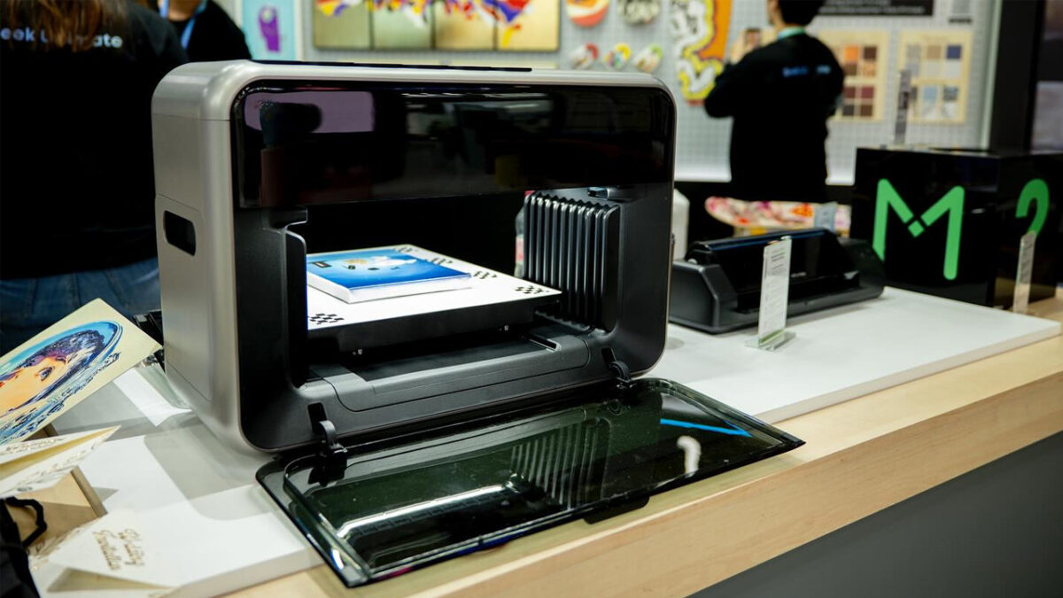 EufyMake E1 UV Printer can Print 5 mm Thick 3D textures