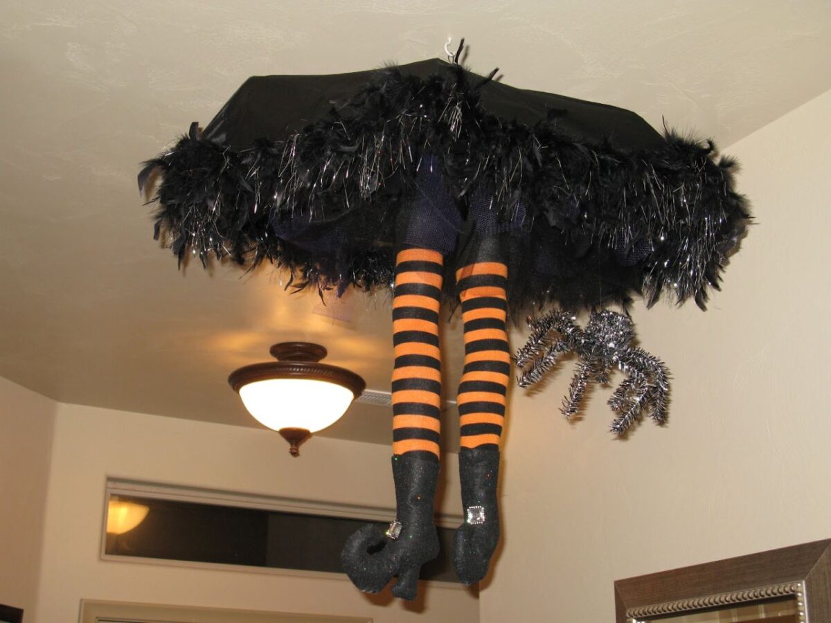 Best Halloween Ceiling Décor Ideas to try in 2025