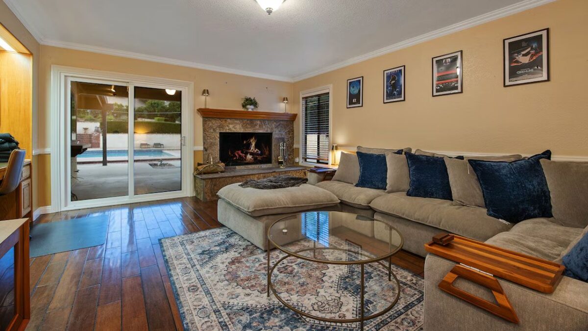 Movie Buffs can Stay at Poltergeist House This Haunted Season