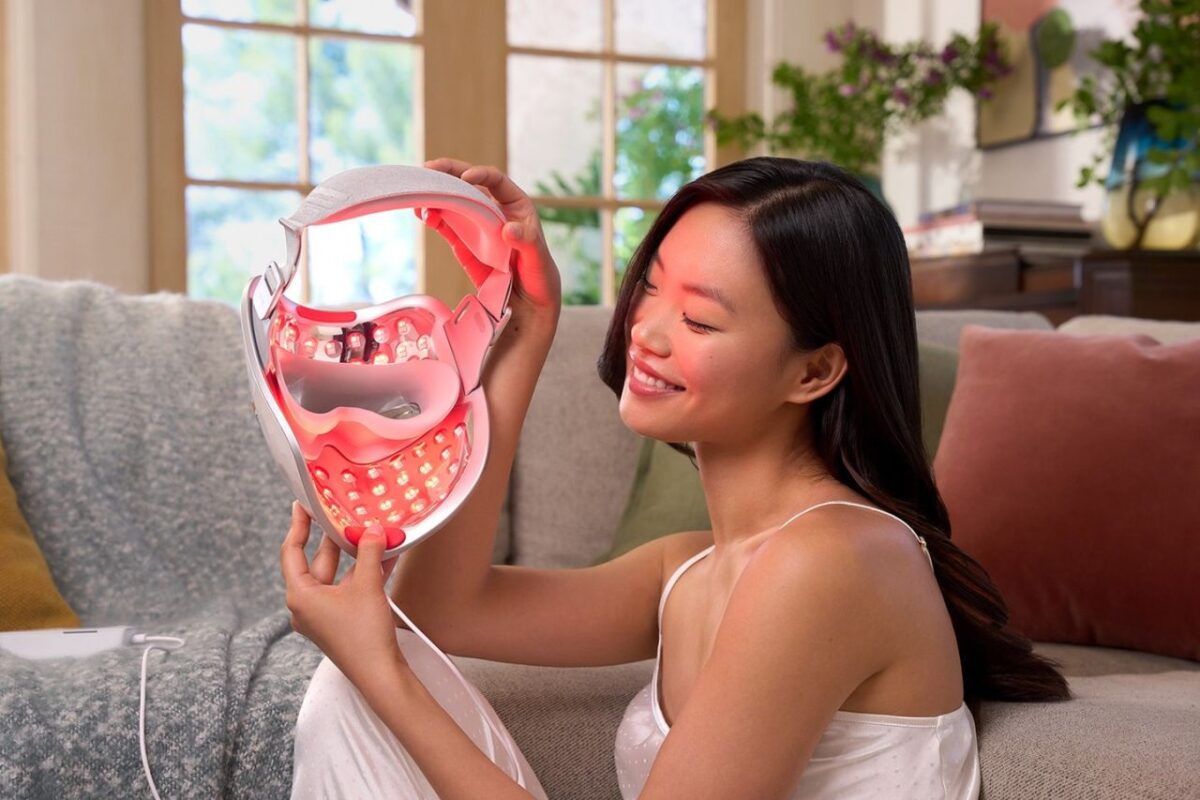 Ulike ReGlow LED Light Therapy Mask Rejuvenates Your Skin