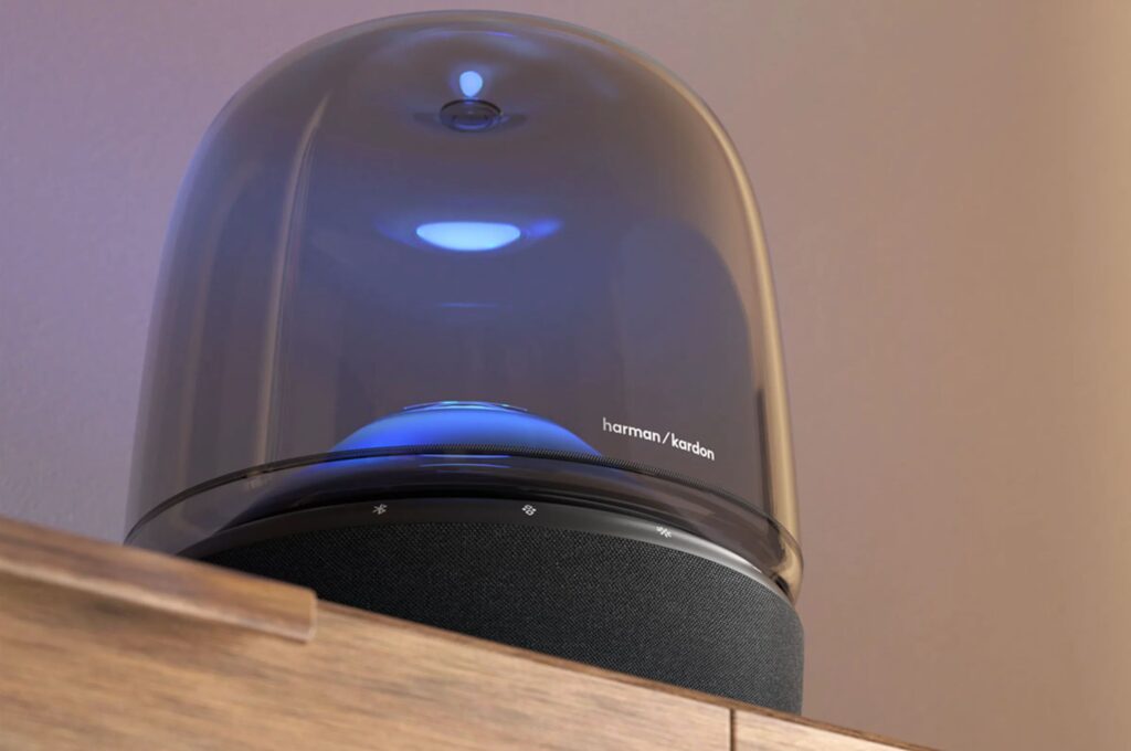 Aura Studio 5 Bluetooth Speaker Gets Bigger Sound, Textile Base