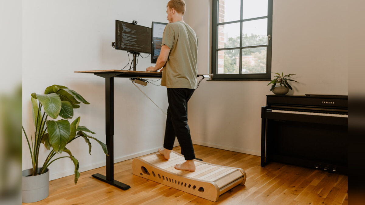 Office Walker Self-Powered Treadmill is Quiet and Repairable