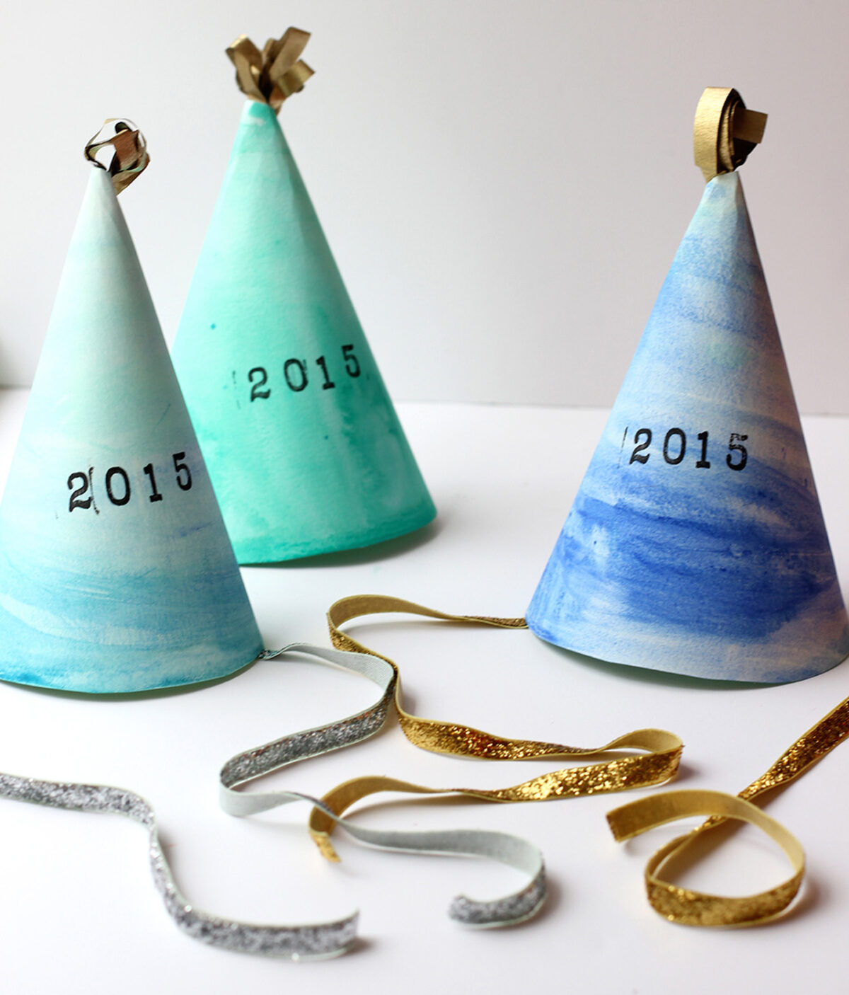 DIY New Year decoration To Make Celebration Memorable