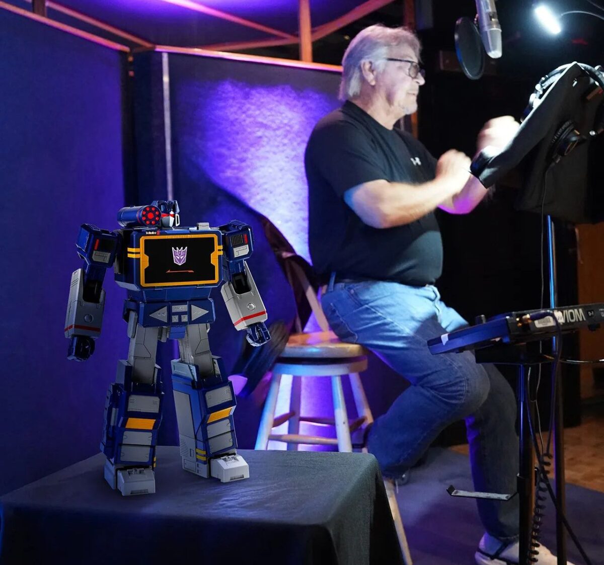 Robosen Soundwave Robot Transforms Into Cassette Player