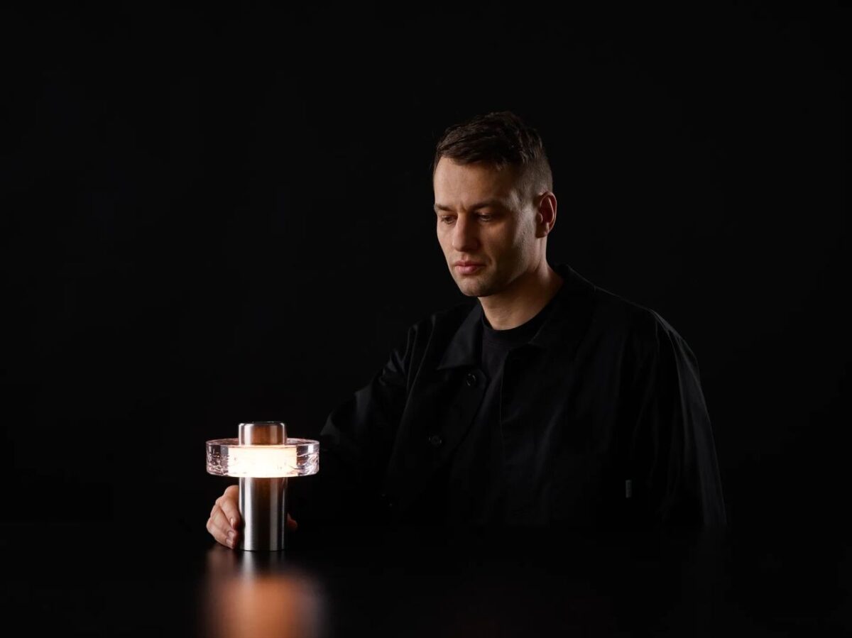 Portable Ollo Lamp is Your Personal Universe in Glass Ring