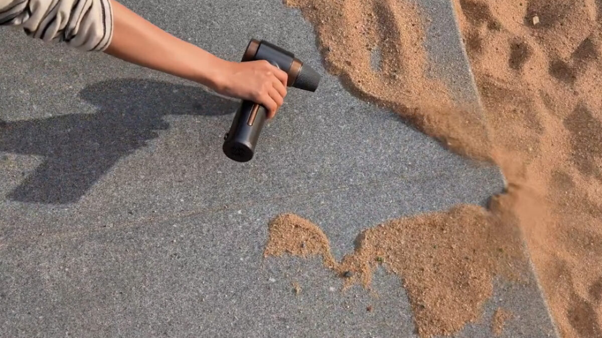 TurboJet X Air Duster can Blow Leaves and Charge Your Phone