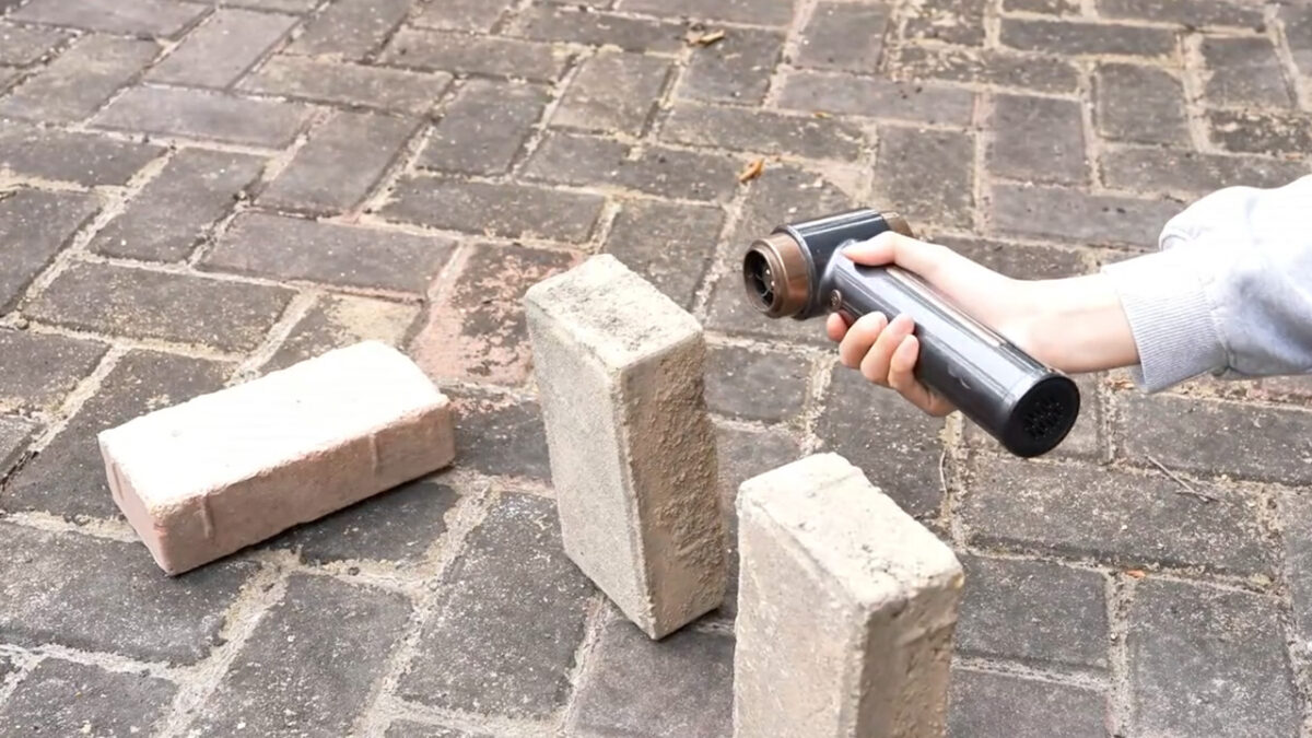 TurboJet X Air Duster can Blow Leaves and Charge Your Phone