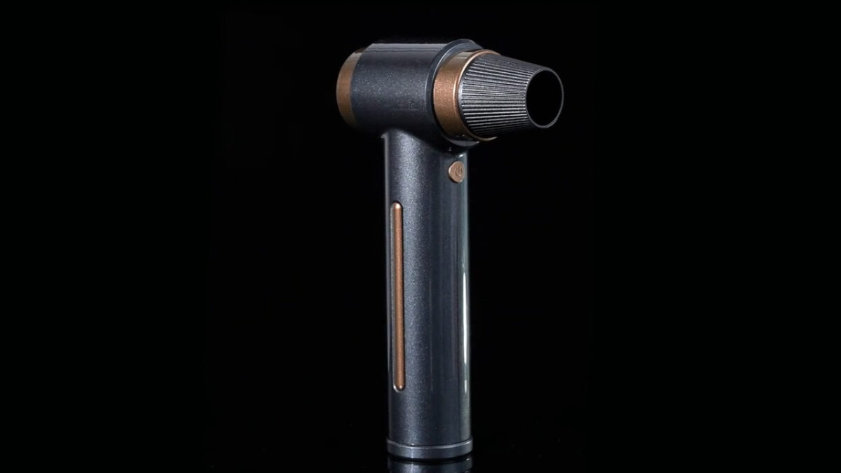 TurboJet X Air Duster can Blow Leaves and Charge Your Phone
