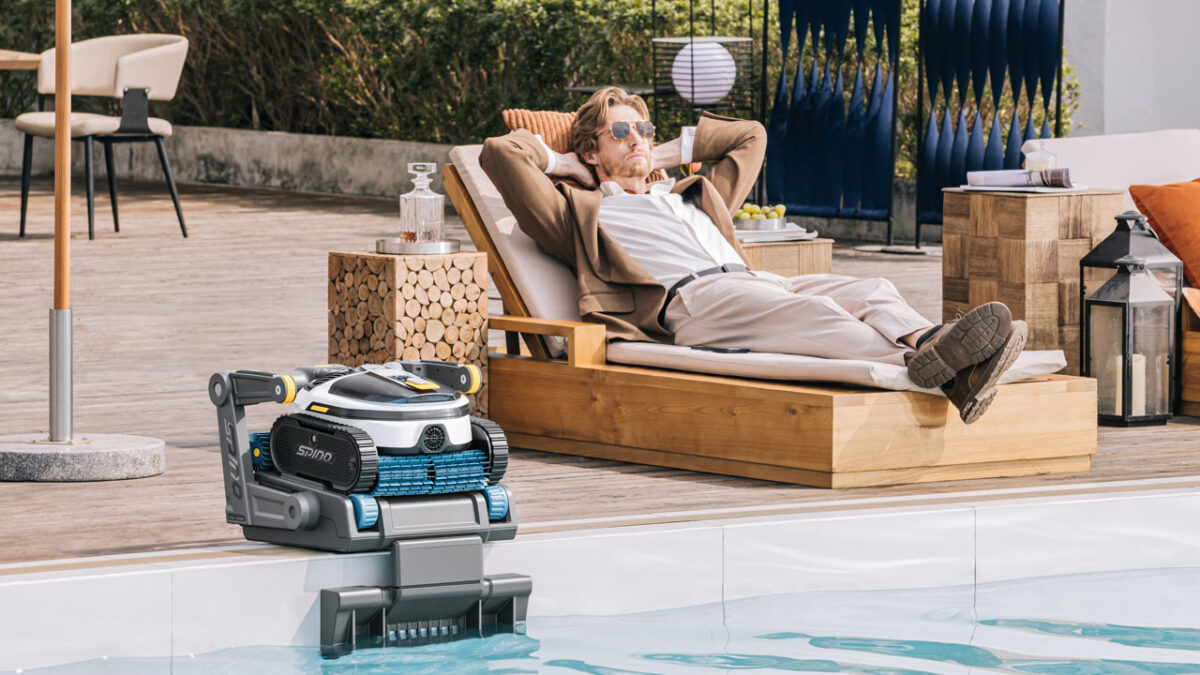 SPINO S1 Pro Uses a Robotic Arm to Haul Itself out of Your Pool