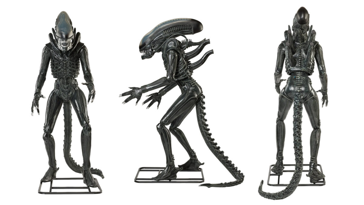 Spirit Halloween Alien Animatronic is Perfect for Summerween